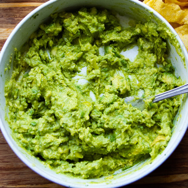 Easiest Guacamole Ever - Perry's Plate