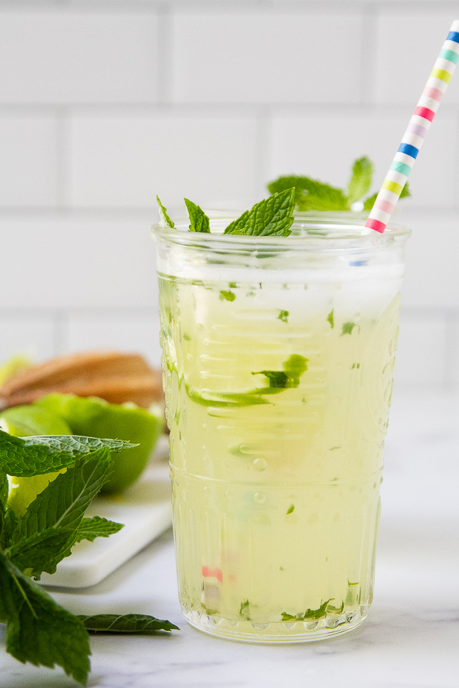 10-minute Mint Limeade (Cafe Rio Copycat) - Perry's Plate