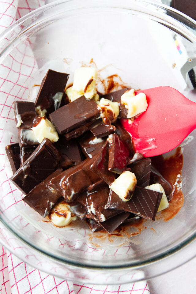 Mini Flourless Chocolate Cake Recipe - Perry's Plate